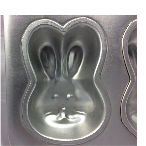 Wilton | Kitchen | Wilton Bunny Rabbit Cake Pan 992 Makes 6 | Poshmark